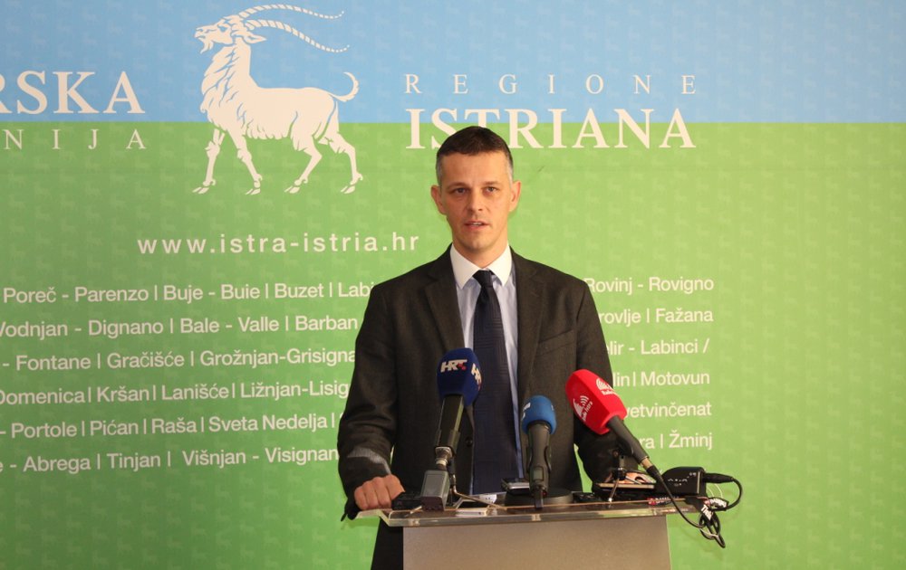 All'incontro mensile con i giornalisti il Presidente della Regione ...